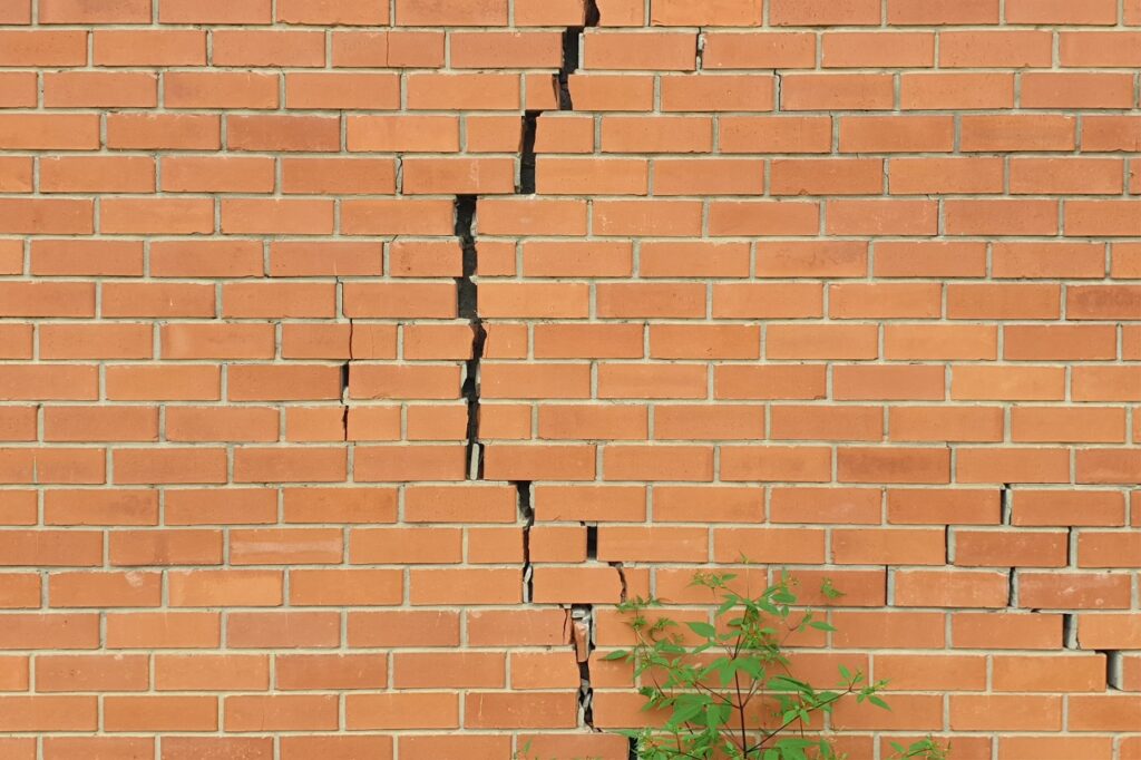 Est-ce possible de fixer sur un mur crépi sans le percer ? - Despaysages.fr